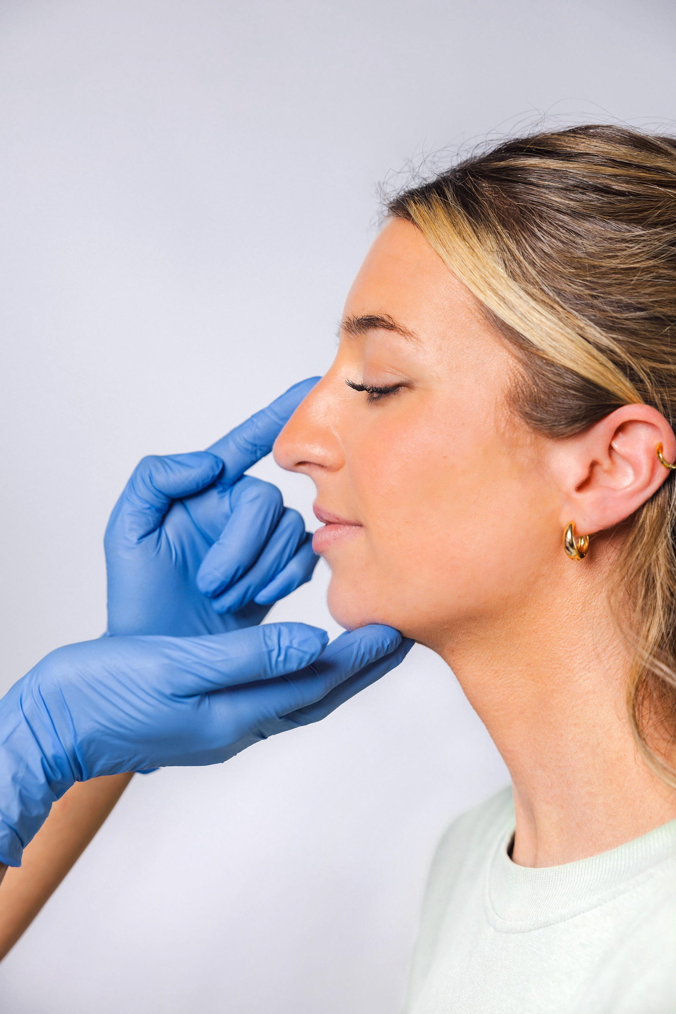 What Is The Difference Between Surgical Rhinoplasty And Non Surgical